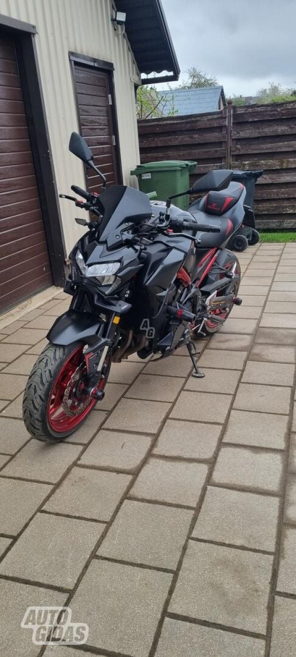 Черный Кавасаки Z900 2021 в Плунге, объемом двигателя 0.95 л и пробегом 13 тыс. км за 5900 €, фото 3 на AUTOMOTO.COM.LV