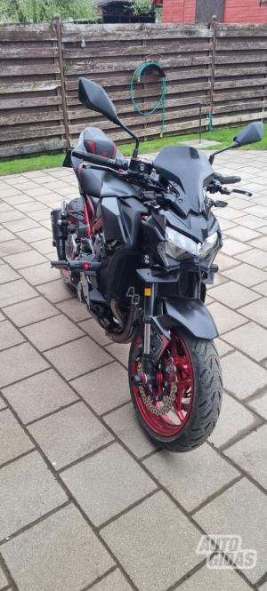 Черный Кавасаки Z900 2021 в Плунге, объемом двигателя 0.95 л и пробегом 13 тыс. км за 5900 €, фото 5 на AUTOMOTO.COM.LV
