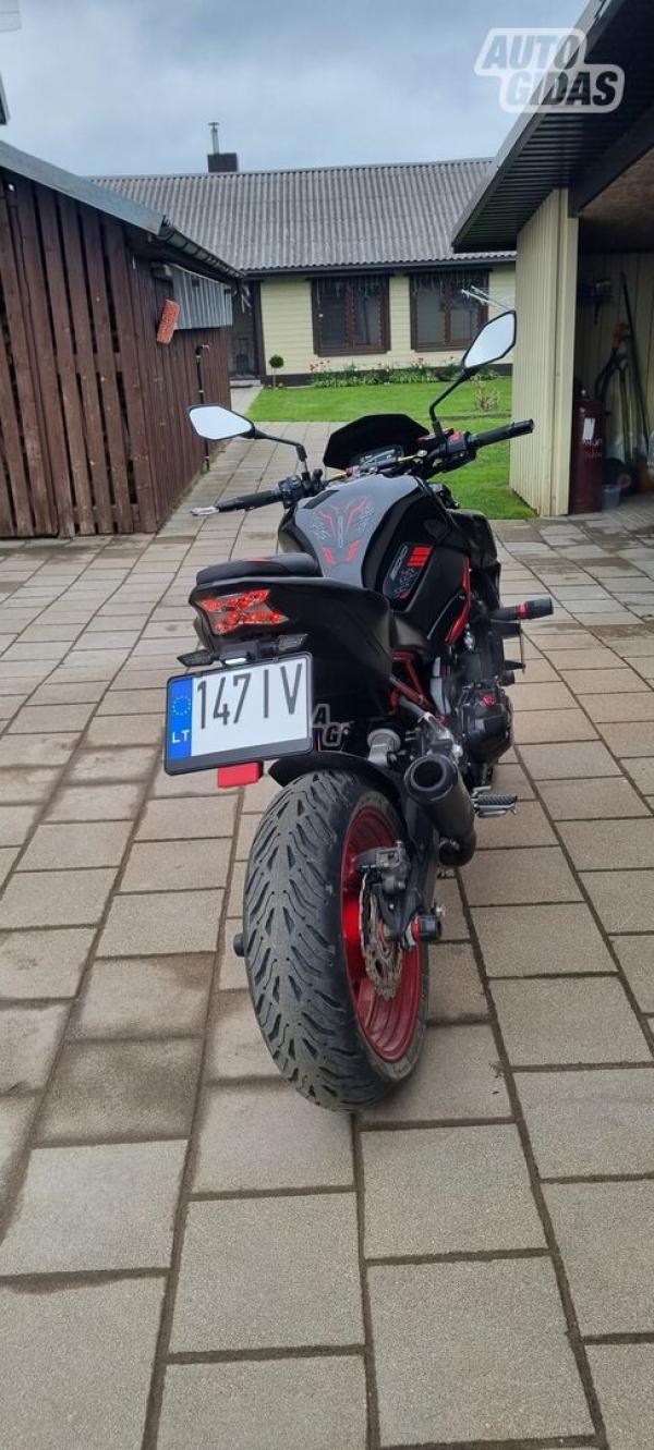 Черный Кавасаки Z900 2021 в Плунге, объемом двигателя 0.95 л и пробегом 13 тыс. км за 5900 €, фото 5 на AUTOMOTO.COM.LV