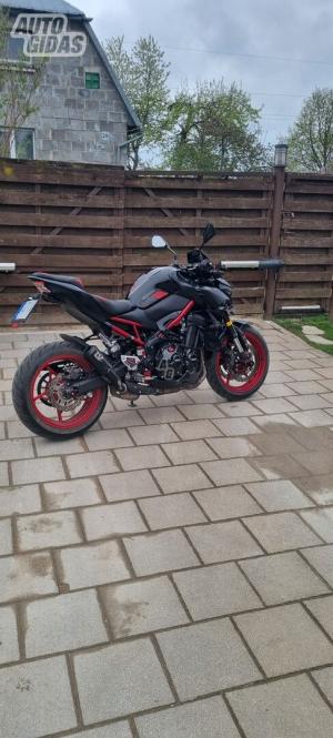 Черный Кавасаки Z900 2021 в Плунге, объемом двигателя 0.95 л и пробегом 13 тыс. км за 5900 €, фото 7 на AUTOMOTO.COM.LV