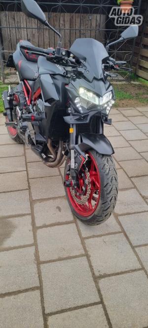 Черный Кавасаки Z900 2021 в Плунге, объемом двигателя 0.95 л и пробегом 13 тыс. км за 5900 €, фото 10 на AUTOMOTO.COM.LV