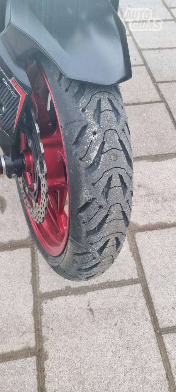 Черный Кавасаки Z900 2021 в Плунге, объемом двигателя 0.95 л и пробегом 13 тыс. км за 5900 €, фото 10 на AUTOMOTO.COM.LV