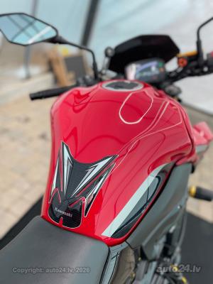 Черный Кавасаки Z900 2022 в Сауэ, объемом двигателя 0.95 л и пробегом 8 тыс. км за 8999 €, фото 10 на AUTOMOTO.COM.LV