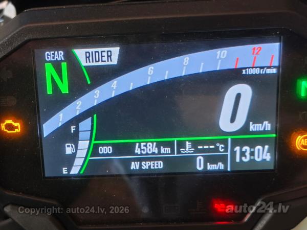 Черный Кавасаки Z900 2023 в Таллин, объемом двигателя 0.95 л и пробегом 5 тыс. км за 8700 €, фото 10 на AUTOMOTO.COM.LV