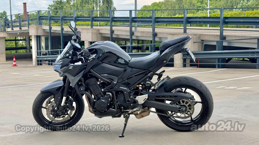 Черный Кавасаки Z900 2024 в Тарту, объемом двигателя 0.95 л и пробегом 7 тыс. км за 8200 €, фото 3 на AUTOMOTO.COM.LV