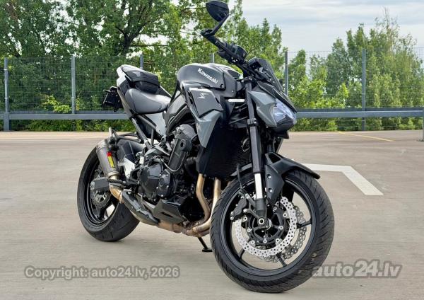 Black Kawasaki Z900 2024 in Tartu, with an engine capacity of 0.95 L and mileage of 7 thousand km for 8200 €, photo 3 on AUTOMOTO.COM.LV
