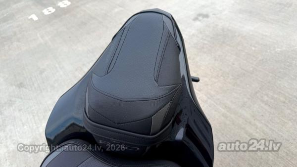 Black Kawasaki Z900 2024 in Tartu, with an engine capacity of 0.95 L and mileage of 7 thousand km for 8200 €, photo 8 on AUTOMOTO.COM.LV