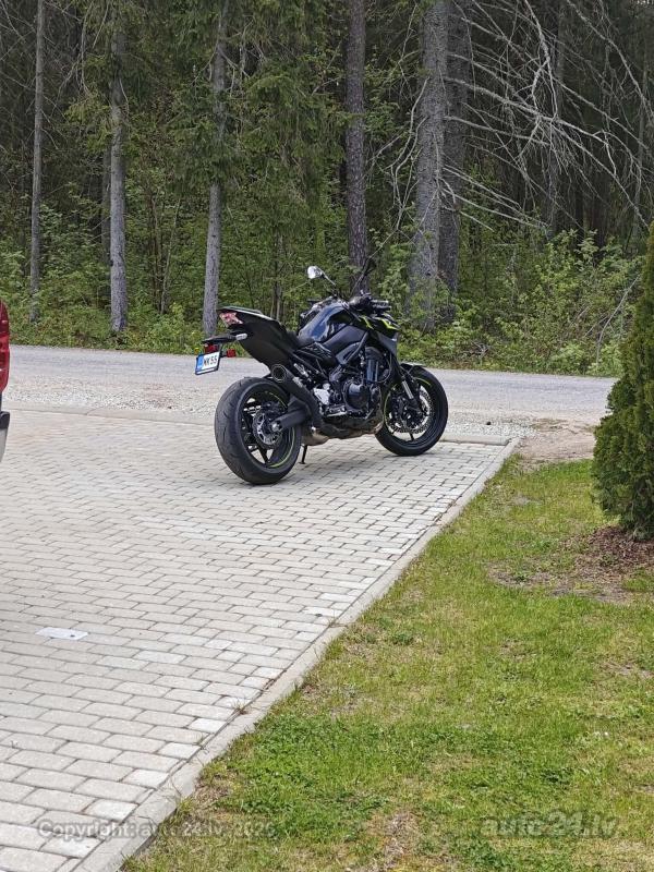 Melns Kawasaki Z900 2024 Tallina, ar dzinēja tilpumu 0.95 L un nobraukumu 7 tūkst. km par 9500 €, foto 4 vietnē AUTOMOTO.COM.LV