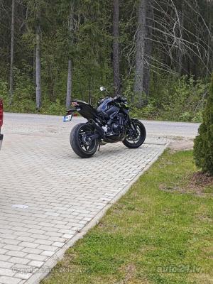Melns Kawasaki Z900 2024 Tallina, ar dzinēja tilpumu 0.95 L un nobraukumu 7 tūkst. km par 9500 €, foto 5 vietnē AUTOMOTO.COM.LV