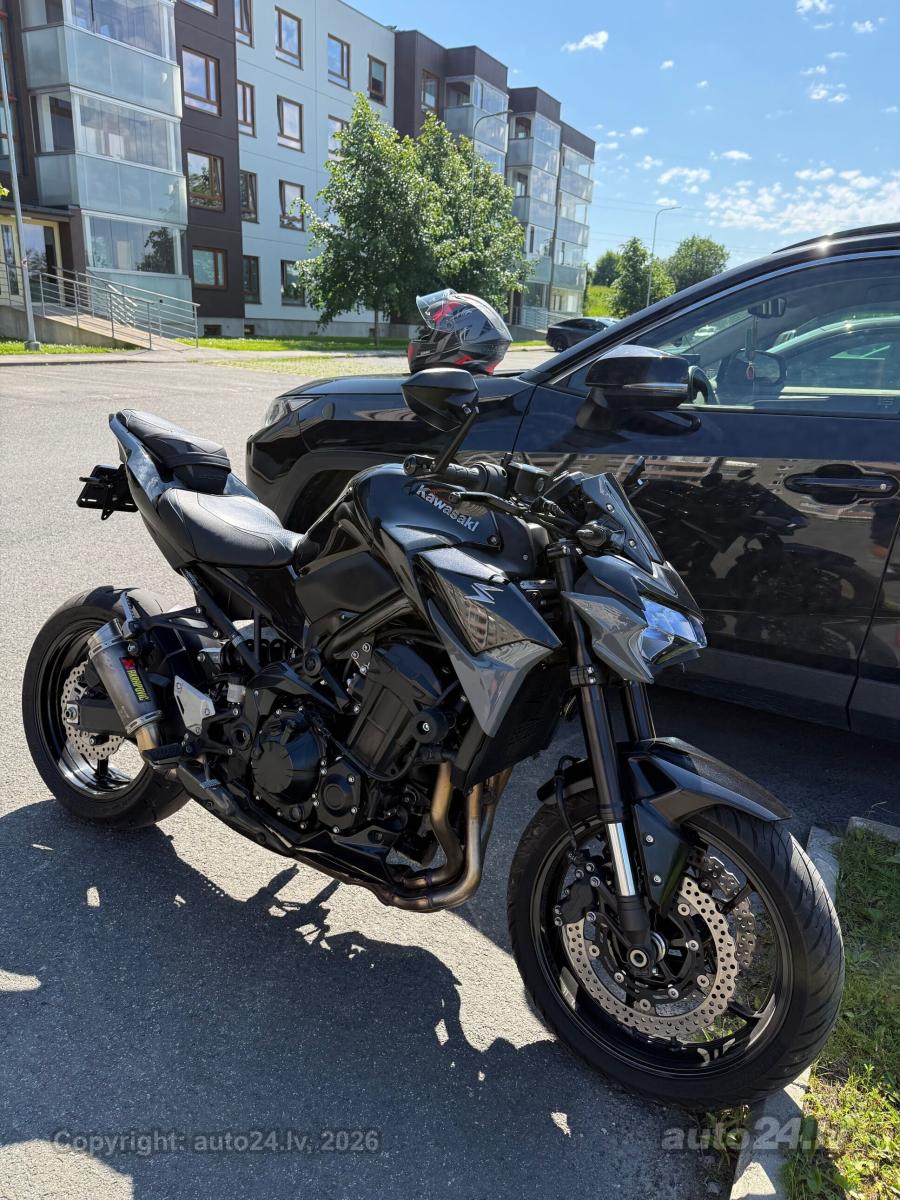 Black Kawasaki Z900 2024 in Tallinn, with an engine capacity of 0.90 L and mileage of 7 thousand km for 8996 €, photo 1 on AUTOMOTO.COM.LV