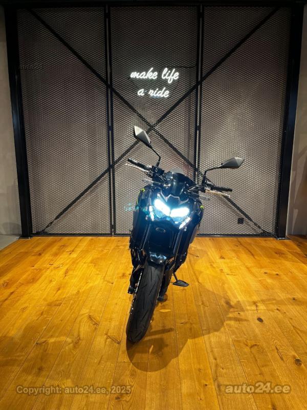 Black Kawasaki Z900 2025 in Tallinn, with an engine capacity of 0.95 L and mileage of 2 thousand km for 7900 €, photo 11 on AUTOMOTO.COM.LV