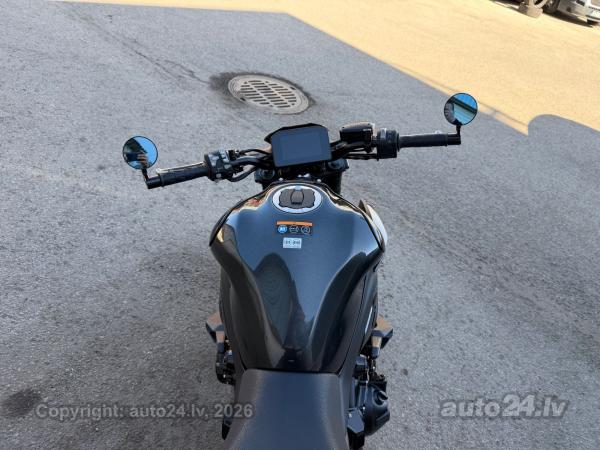 Black Kawasaki Z900 2025 in Tallinn, with an engine capacity of 0.95 L and mileage of 1 thousand km for 9500 €, photo 6 on AUTOMOTO.COM.LV