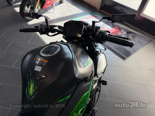 Черный Кавасаки Z900 2025 в Таллин, объемом двигателя 0.95 л и пробегом 5 тыс. км за 9290 €, фото 5 на AUTOMOTO.COM.LV
