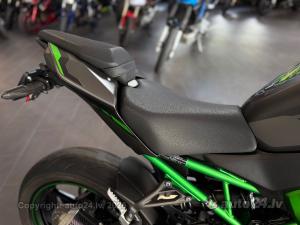 Черный Кавасаки Z900 2025 в Таллин, объемом двигателя 0.95 л и пробегом 5 тыс. км за 9290 €, фото 8 на AUTOMOTO.COM.LV
