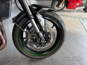 Черный Кавасаки Z900 2025 в Таллин, объемом двигателя 0.95 л и пробегом 5 тыс. км за 9290 €, фото 11 на AUTOMOTO.COM.LV