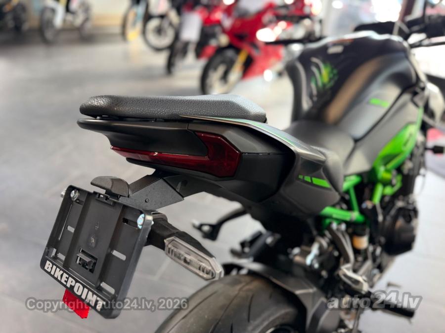 Черный Кавасаки Z900 2025 в Таллин, объемом двигателя 0.95 л и пробегом 5 тыс. км за 9290 €, фото 13 на AUTOMOTO.COM.LV