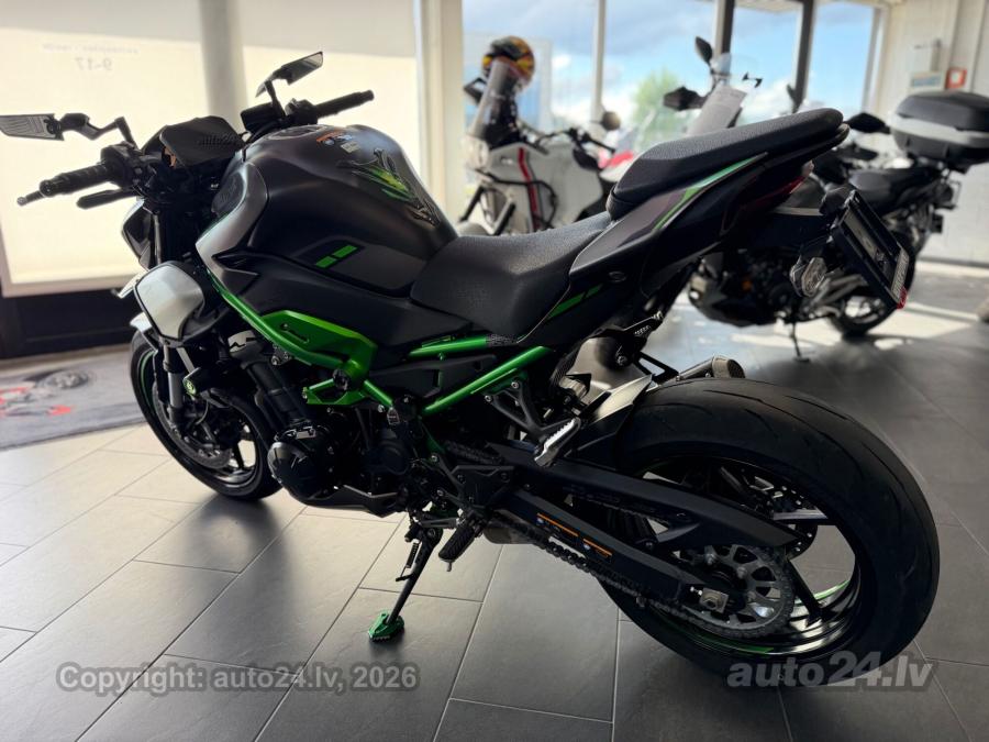 Черный Кавасаки Z900 2025 в Таллин, объемом двигателя 0.95 л и пробегом 5 тыс. км за 9290 €, фото 17 на AUTOMOTO.COM.LV