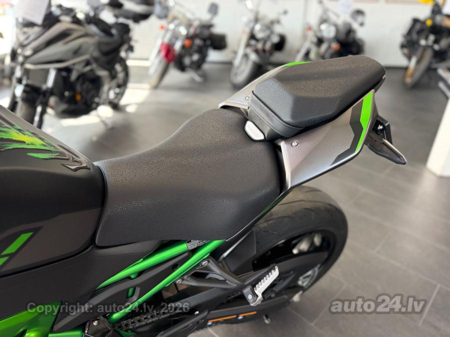 Черный Кавасаки Z900 2025 в Таллин, объемом двигателя 0.95 л и пробегом 5 тыс. км за 9290 €, фото 19 на AUTOMOTO.COM.LV