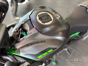 Черный Кавасаки Z900 2025 в Таллин, объемом двигателя 0.95 л и пробегом 5 тыс. км за 9290 €, фото 21 на AUTOMOTO.COM.LV