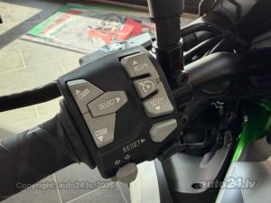 Черный Кавасаки Z900 2025 в Таллин, объемом двигателя 0.95 л и пробегом 5 тыс. км за 9290 €, фото 22 на AUTOMOTO.COM.LV