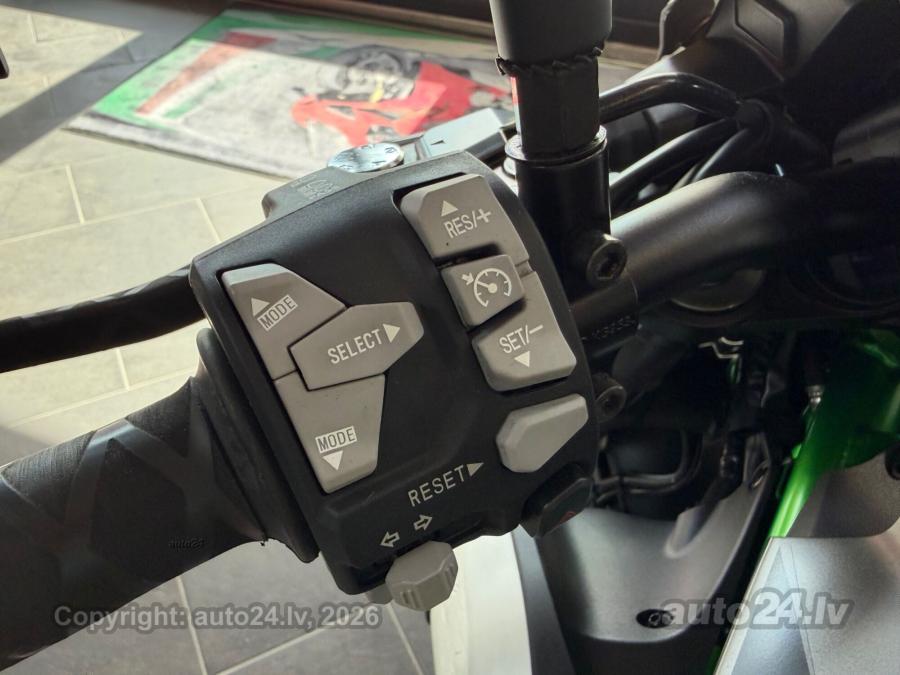 Черный Кавасаки Z900 2025 в Таллин, объемом двигателя 0.95 л и пробегом 5 тыс. км за 9290 €, фото 22 на AUTOMOTO.COM.LV