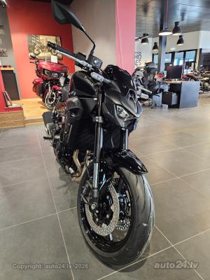 Melns Kawasaki Z900 2026 Tallina, ar dzinēja tilpumu 0.95 L un nobraukumu 1 tūkst. km par 9990 €, foto 2 vietnē AUTOMOTO.COM.LV