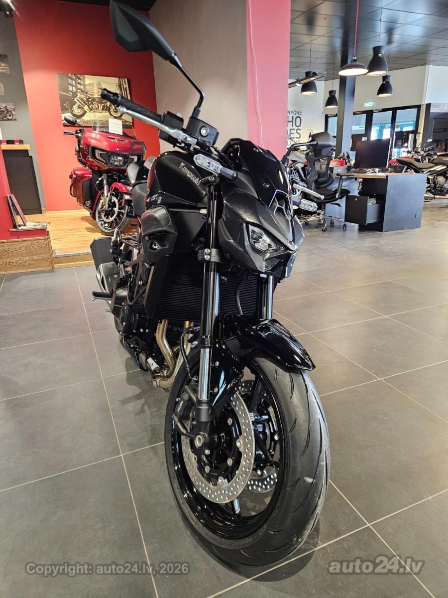 Melns Kawasaki Z900 2026 Tallina, ar dzinēja tilpumu 0.95 L un nobraukumu 1 tūkst. km par 9990 €, foto 2 vietnē AUTOMOTO.COM.LV