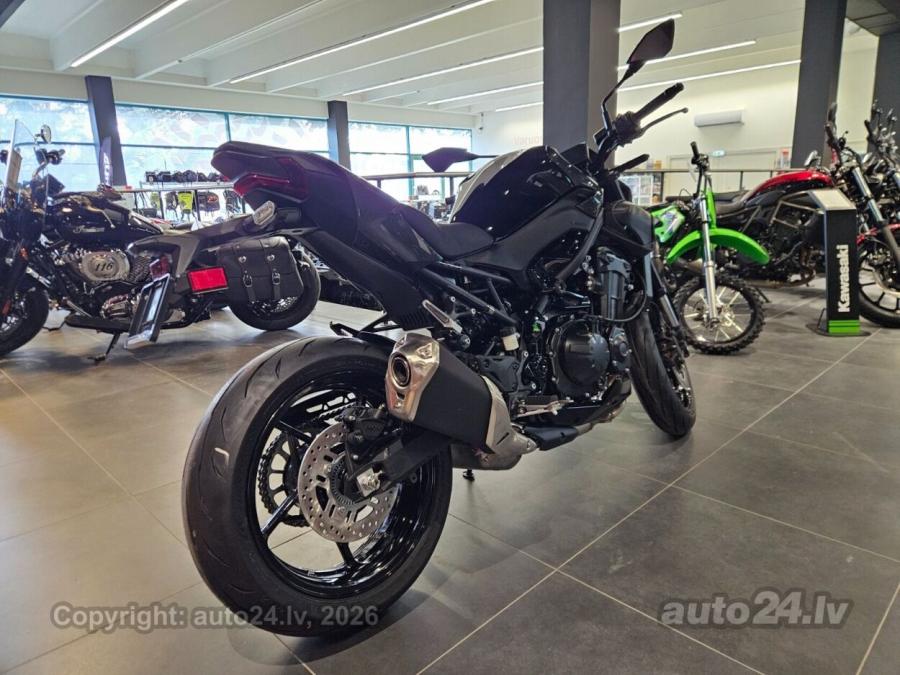 Melns Kawasaki Z900 2026 Tallina, ar dzinēja tilpumu 0.95 L un nobraukumu 1 tūkst. km par 9990 €, foto 6 vietnē AUTOMOTO.COM.LV