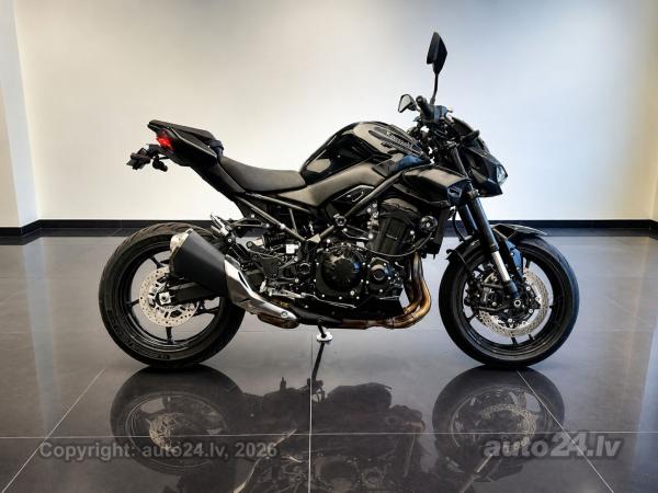Kawasaki Z900 2026 in Tallinn on AUTOMOTO.COM.LV Black Kawasaki Z900 2026 in Tallinn, with an engine capacity of 0.95 L and mileage of 7 thousand km for 9290 €, photo 3 on AUTOMOTO.COM.LV
