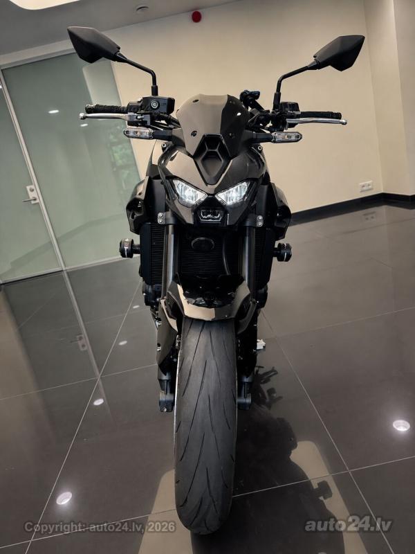 Kawasaki Z900 2026 in Tallinn on AUTOMOTO.COM.LV Black Kawasaki Z900 2026 in Tallinn, with an engine capacity of 0.95 L and mileage of 7 thousand km for 9290 €, photo 5 on AUTOMOTO.COM.LV