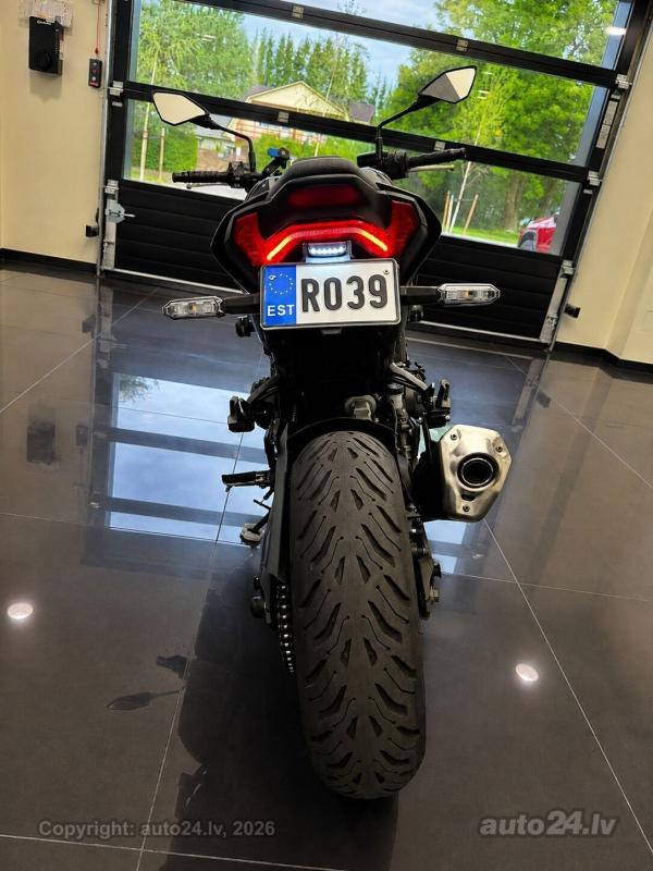 Kawasaki Z900 2026 in Tallinn on AUTOMOTO.COM.LV Black Kawasaki Z900 2026 in Tallinn, with an engine capacity of 0.95 L and mileage of 7 thousand km for 9290 €, photo 6 on AUTOMOTO.COM.LV