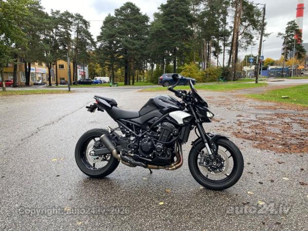 Melns Kawasaki Z900 2026 Tallina, ar dzinēja tilpumu 0.95 L un nobraukumu 5 tūkst. km par 8900 €, foto 3 vietnē AUTOMOTO.COM.LV