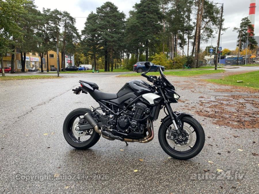 Melns Kawasaki Z900 2026 Tallina, ar dzinēja tilpumu 0.95 L un nobraukumu 5 tūkst. km par 8900 €, foto 3 vietnē AUTOMOTO.COM.LV