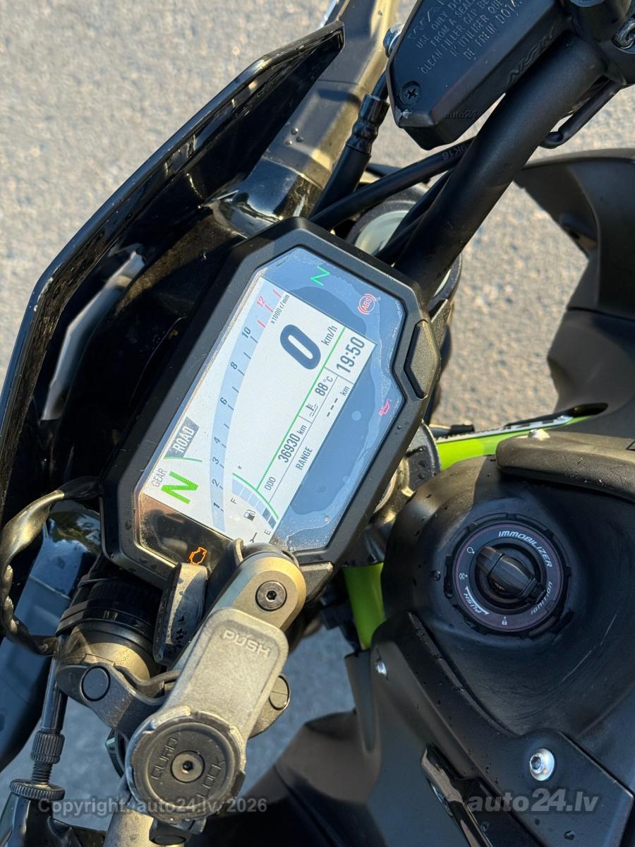 Зеленый Кавасаки Z900 2020 в Таллин, объемом двигателя 0.95 л и пробегом 37 тыс. км за 7000 €, фото 4 на AUTOMOTO.COM.LV