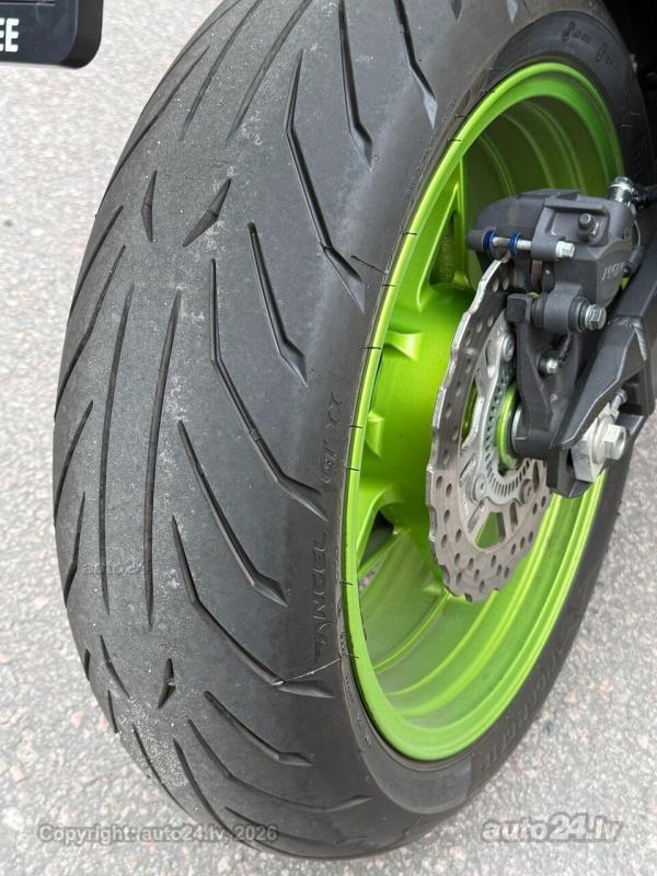 Zaļš Kawasaki Z900 2021 Tallina, ar dzinēja tilpumu 0.95 L un nobraukumu 14 tūkst. km par 6999 €, foto 8 vietnē AUTOMOTO.COM.LV