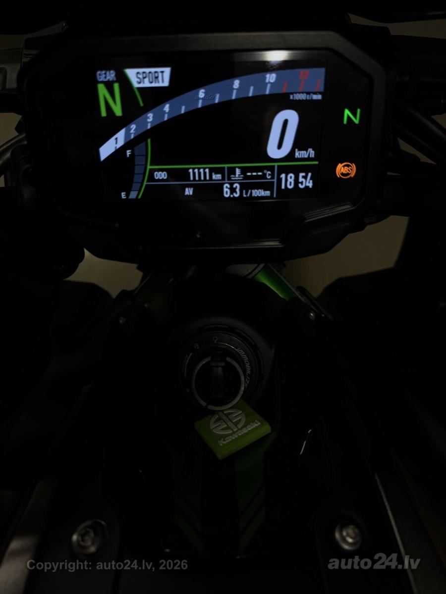 Зеленый Кавасаки Z900 2024 в Тарту, объемом двигателя 0.95 л и пробегом 1 тыс. км за 8300 €, фото 5 на AUTOMOTO.COM.LV