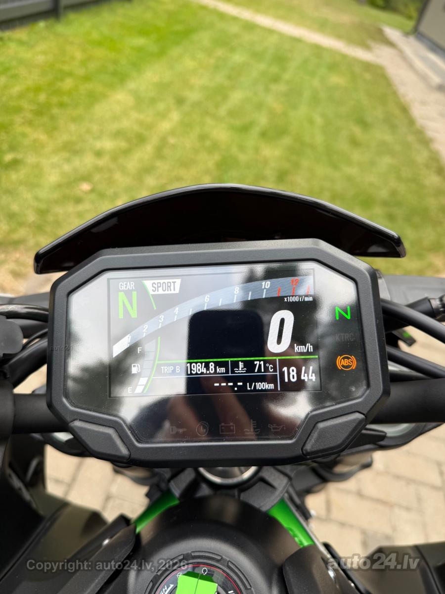Зеленый Кавасаки Z900 2024 в Элва, объемом двигателя 0.95 л и пробегом 8 тыс. км за 8000 €, фото 9 на AUTOMOTO.COM.LV
