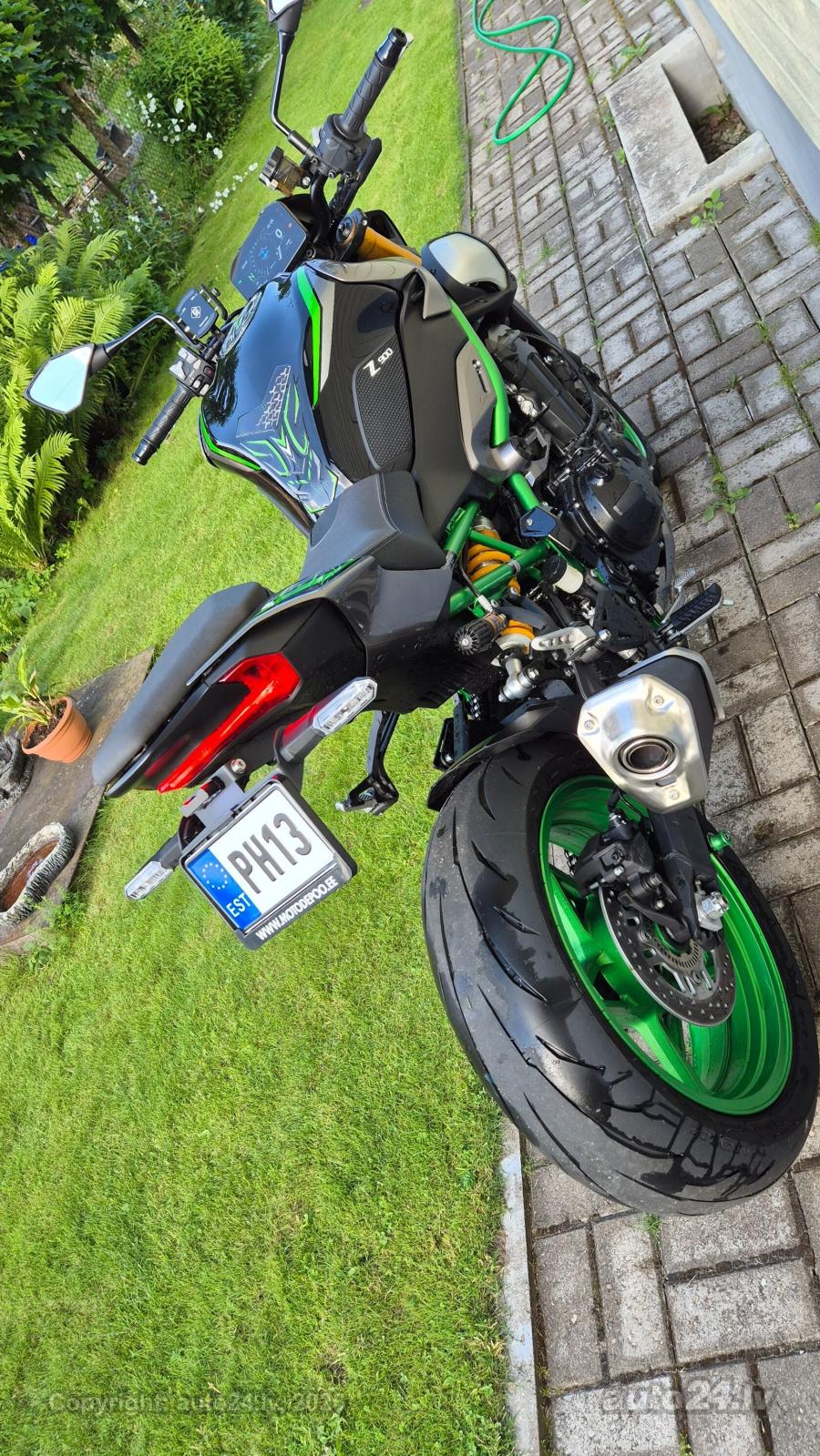 Green Kawasaki Z900 2025 in Viljandi, with an engine capacity of 0.95 L and mileage of 2 thousand km for 9990 €, photo 6 on AUTOMOTO.COM.LV