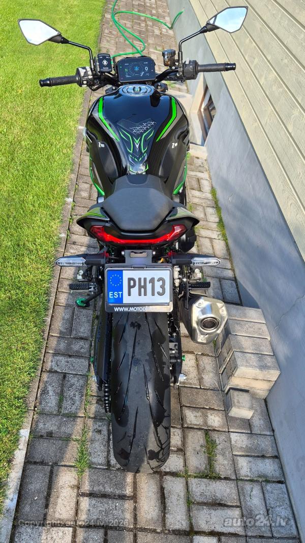 Green Kawasaki Z900 2025 in Viljandi, with an engine capacity of 0.95 L and mileage of 2 thousand km for 9990 €, photo 9 on AUTOMOTO.COM.LV