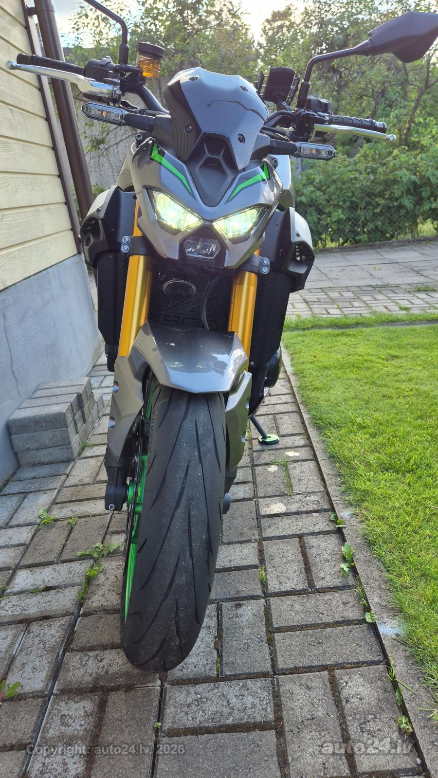Green Kawasaki Z900 2025 in Viljandi, with an engine capacity of 0.95 L and mileage of 2 thousand km for 9990 €, photo 11 on AUTOMOTO.COM.LV