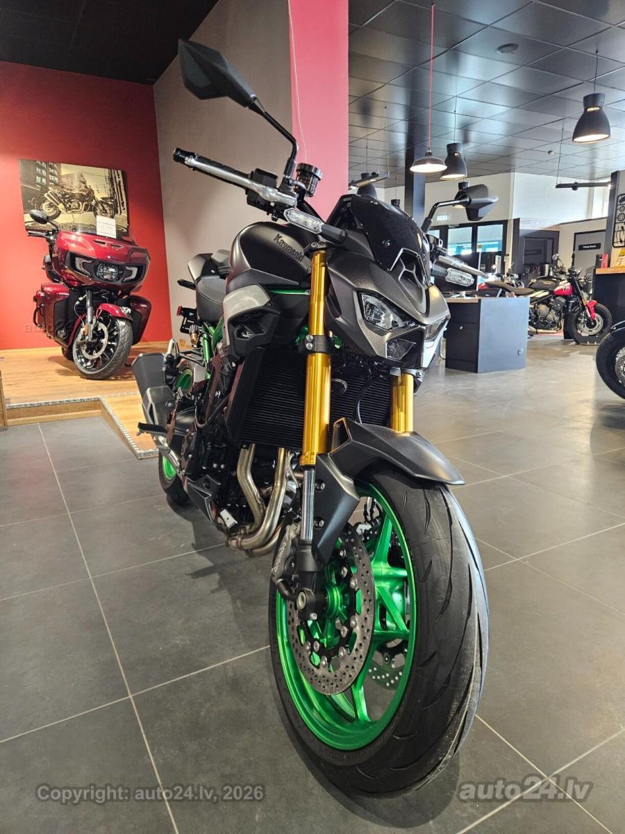 Zaļš Kawasaki Z900 2026 Tallina, ar dzinēja tilpumu 0.95 L un nobraukumu 1 tūkst. km par 11890 €, foto 2 vietnē AUTOMOTO.COM.LV