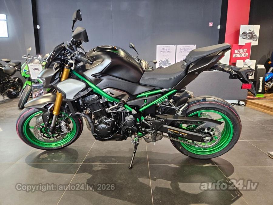 Zaļš Kawasaki Z900 2026 Tallina, ar dzinēja tilpumu 0.95 L un nobraukumu 1 tūkst. km par 11890 €, foto 4 vietnē AUTOMOTO.COM.LV