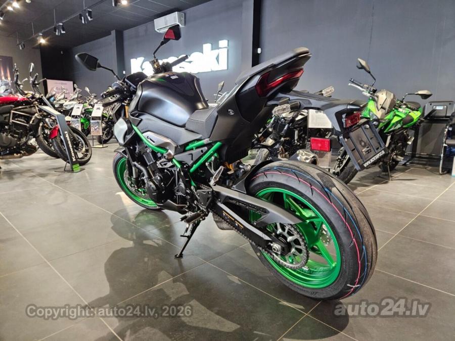 Zaļš Kawasaki Z900 2026 Tallina, ar dzinēja tilpumu 0.95 L un nobraukumu 1 tūkst. km par 11890 €, foto 5 vietnē AUTOMOTO.COM.LV