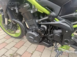 Kawasaki Z900 2021 Ogre, ar dzinēja tilpumu 0.95 L un nobraukumu 0 tūkst. km par 7000 €, foto 4 vietnē AUTOMOTO.COM.LV