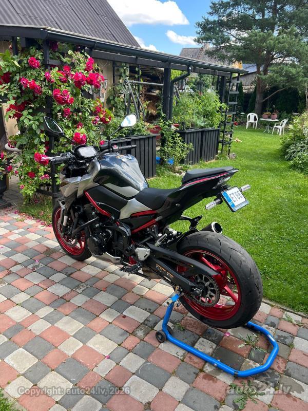 Kawasaki Z900 2023 Tallina, ar dzinēja tilpumu 0.95 L un nobraukumu 10 tūkst. km par 7300 €, foto 3 vietnē AUTOMOTO.COM.LV