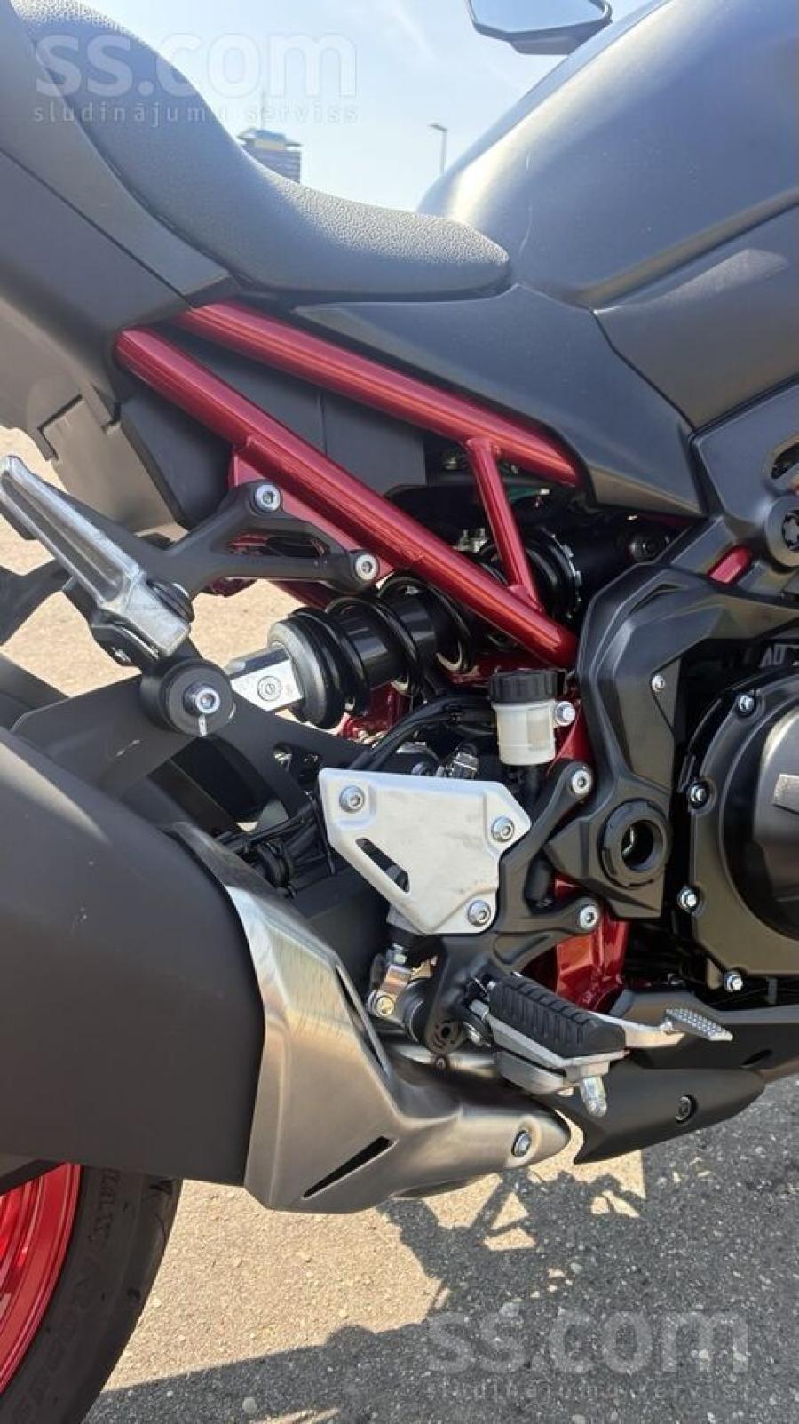 Kawasaki Z900 2023 in Riga, with an engine capacity of 0.95 L and mileage of 0 thousand km for 6950 €, photo 8 on AUTOMOTO.COM.LV