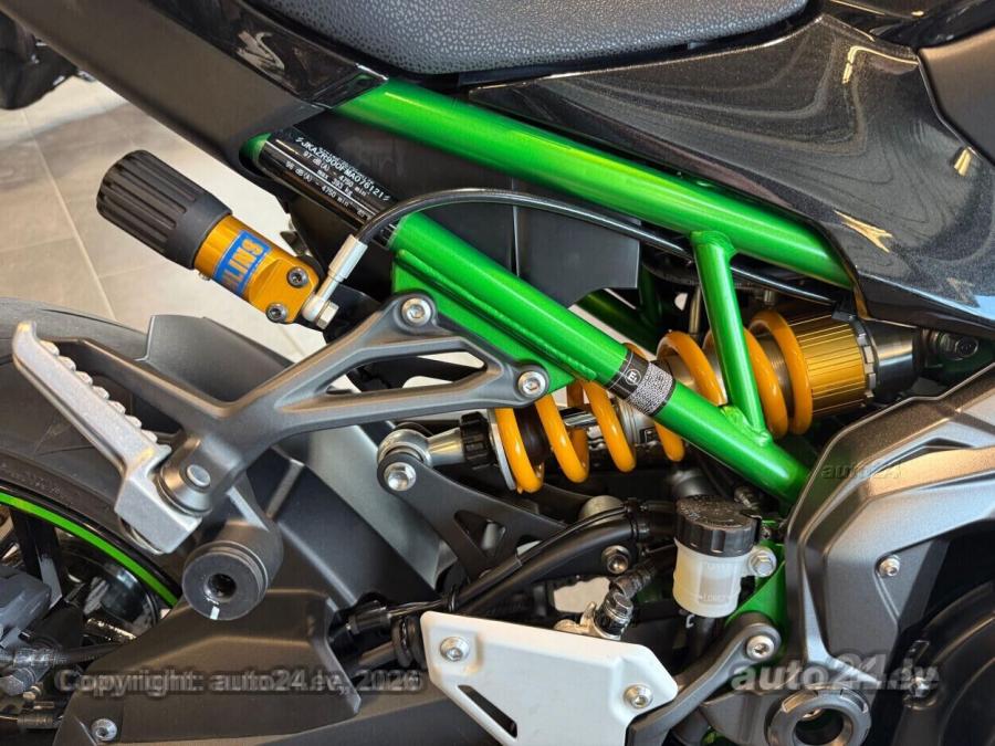 Кавасаки Z900 2024 в Таллин, объемом двигателя 0.00 л и пробегом 5 тыс. км за 9400 €, фото 9 на AUTOMOTO.COM.LV