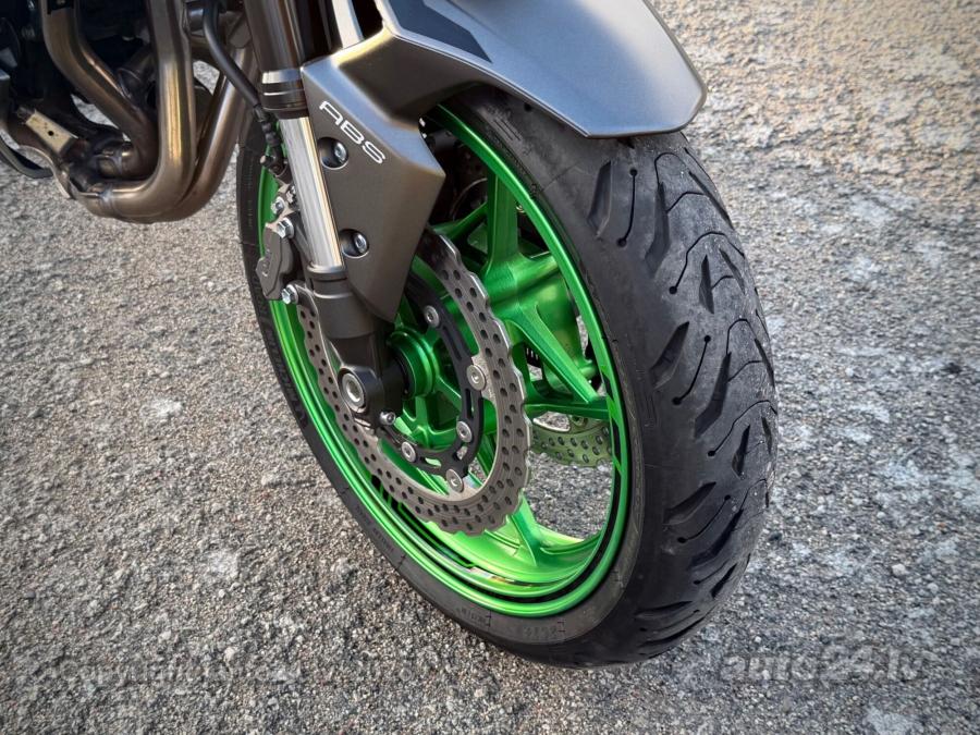 Kawasaki Z900 2025 Tallina, ar dzinēja tilpumu 0.95 L un nobraukumu 14 tūkst. km par 8000 €, foto 23 vietnē AUTOMOTO.COM.LV