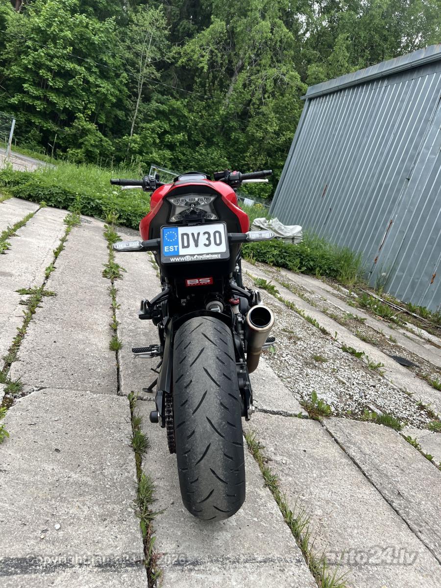 Sarkans Kawasaki Z900 2022 Tallina, ar dzinēja tilpumu 0.95 L un nobraukumu 29 tūkst. km par 8000 €, foto 3 vietnē AUTOMOTO.COM.LV