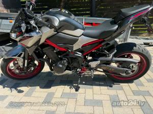Red Kawasaki Z900 2023 in Jogeva, with an engine capacity of 0.95 L and mileage of 7 thousand km for 6200 €, photo  on AUTOMOTO.COM.LV